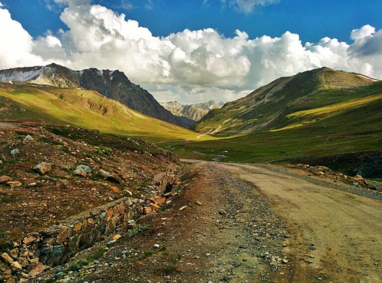 Minimarg Valley - Where Every View is a Masterpiece - TravelTute