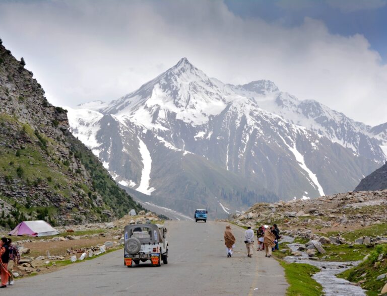 Naran : Places To Visit In Naran - TravelTute